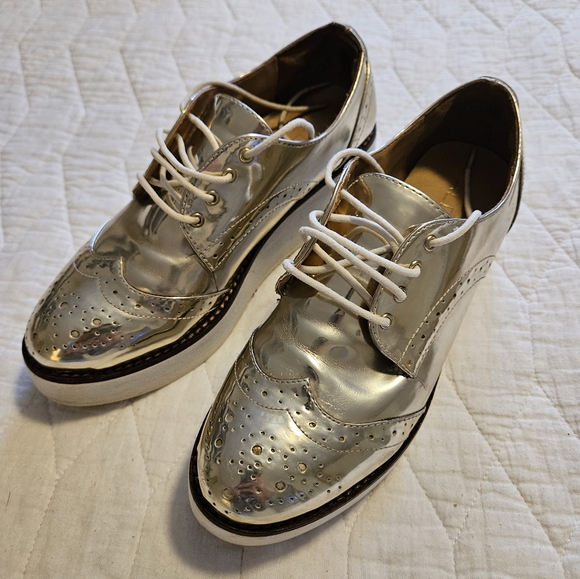 Aldo | Shoes | Aldo White And Gold Snickers | Poshmark